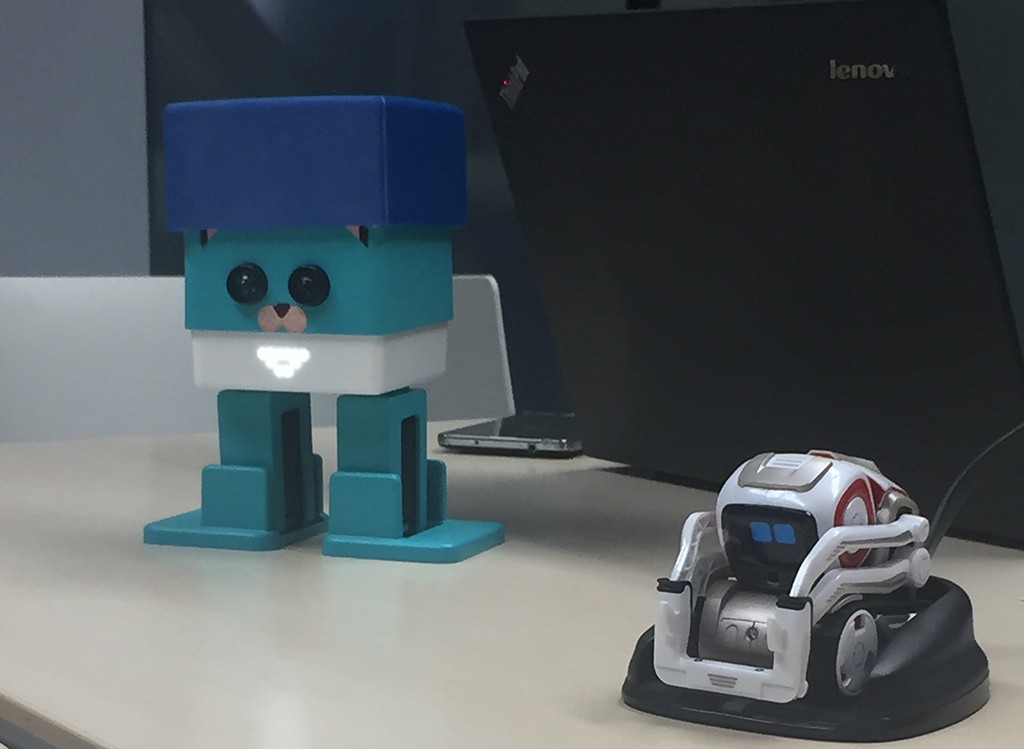 The UOC designs a robot to enhance the digital learning experience | UOC