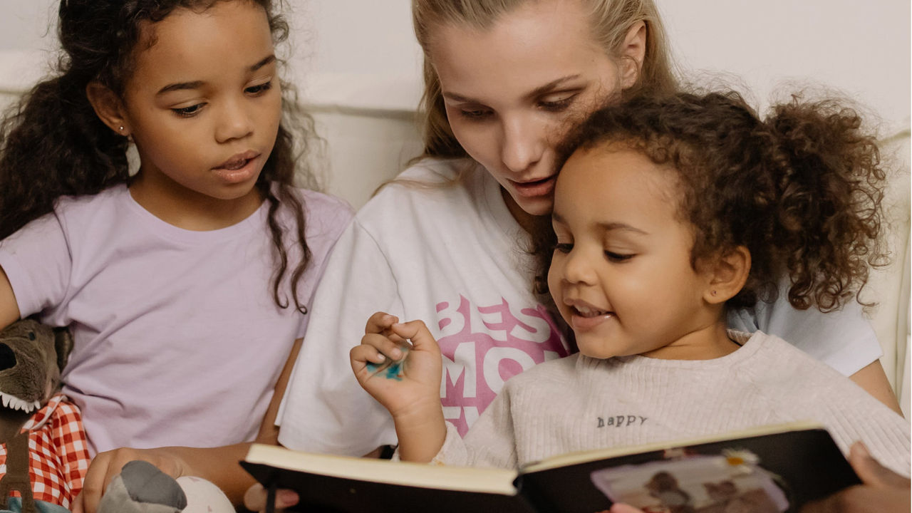 La lectura compartida, clave para mejorar la comprensión lectora | UOC