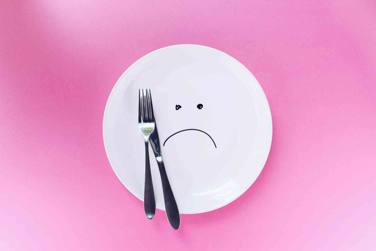 Snacks, fast food and sugary drinks: poor diets among university ...